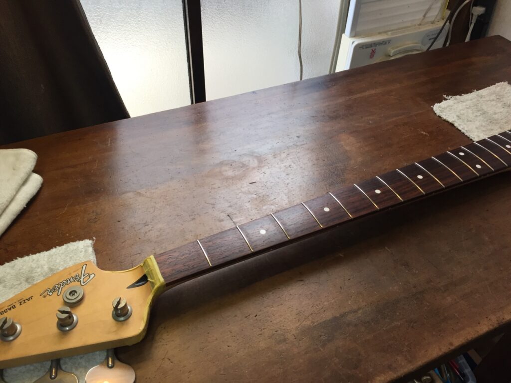 フレットを仕上げた【フェンダージャパンのブラックJBのハイポジション修正-6】 | Birdcageブログ